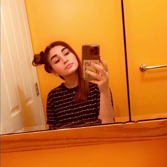 Aliyah's Closet (@aliyah_stclair) | Poshmark